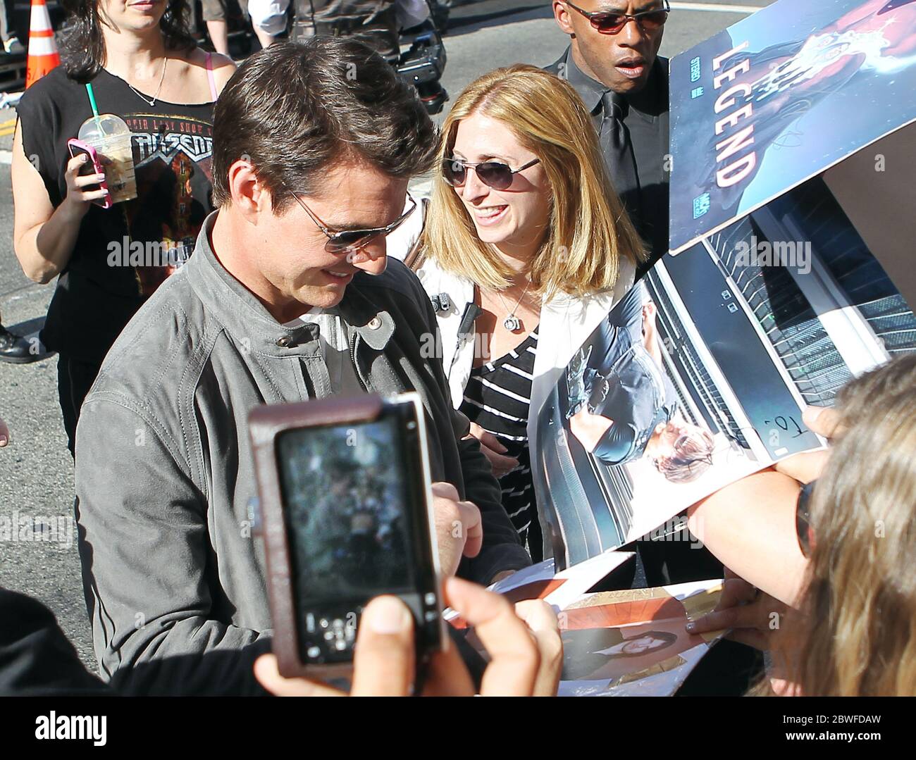 Tom cruise and fans hi-res stock photography and images - Alamy