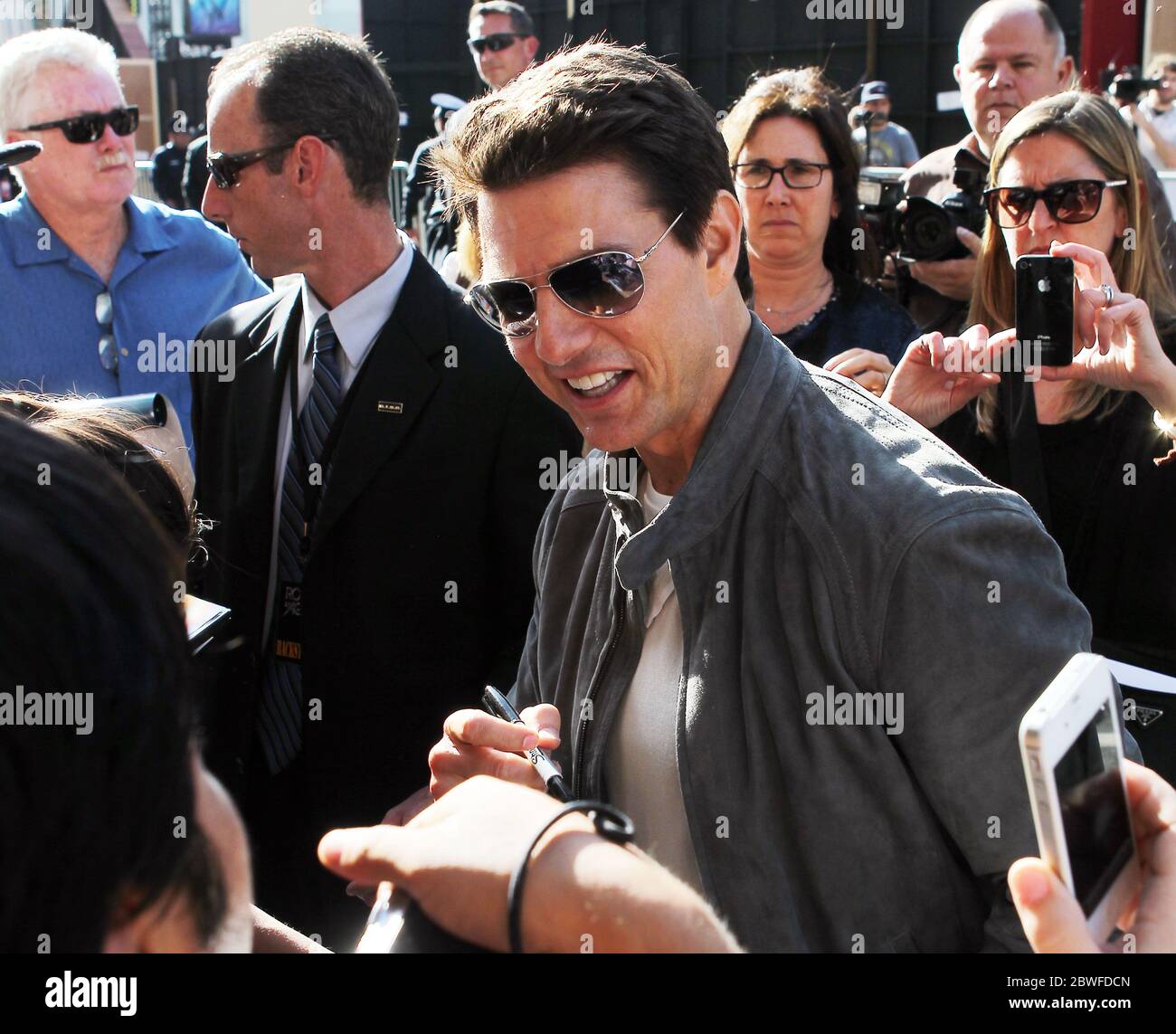 Tom cruise greets fans hi-res stock photography and images - Alamy