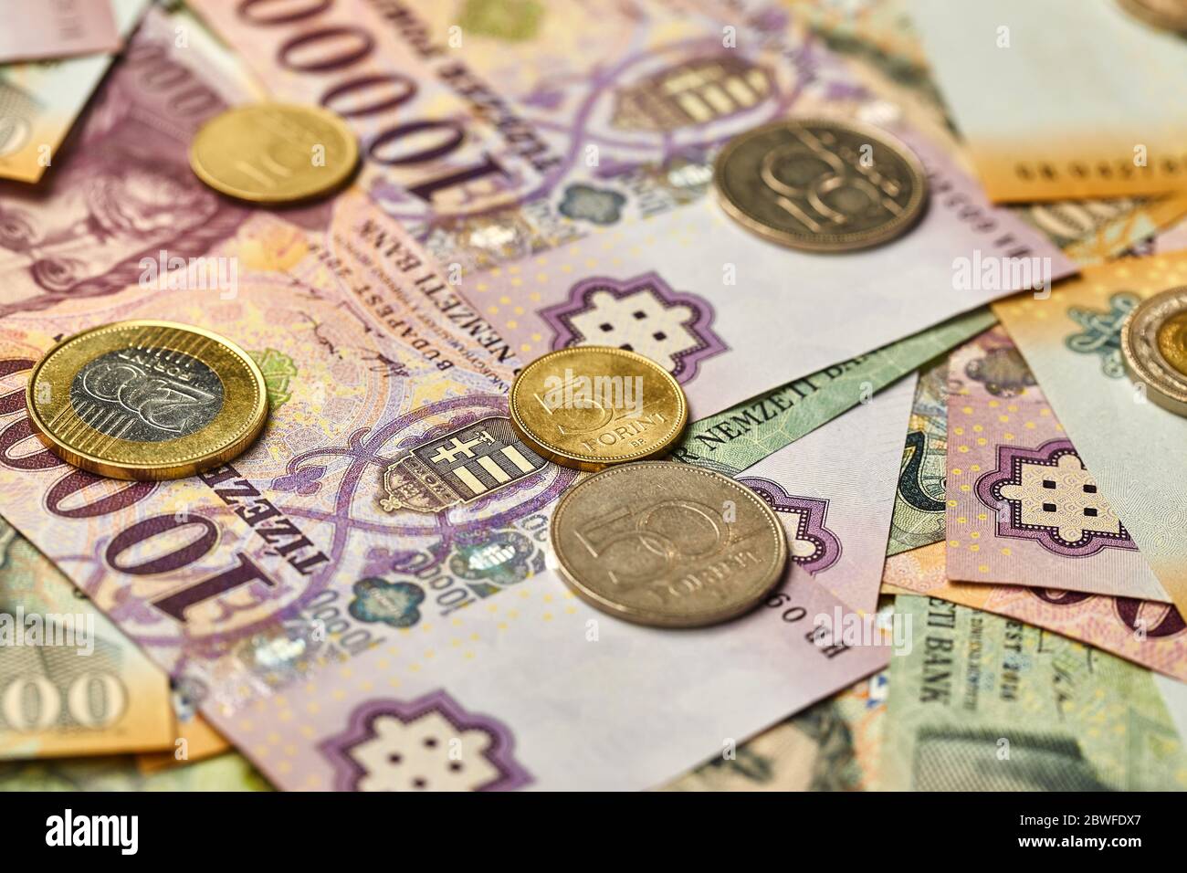 Banknotes and coins background, Hungarian Forints Stock Photo - Alamy