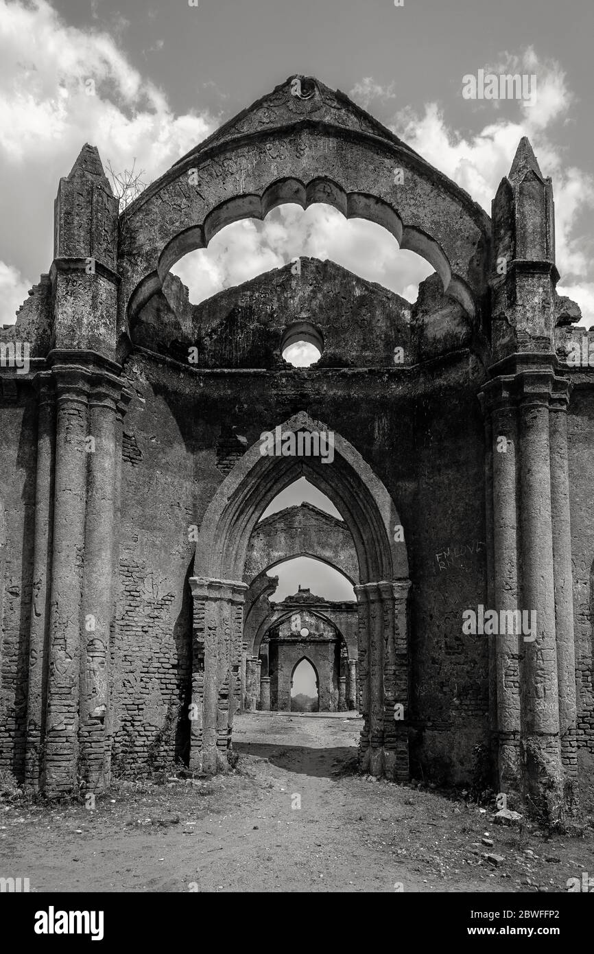 Old church french way hi-res stock photography and images - Alamy