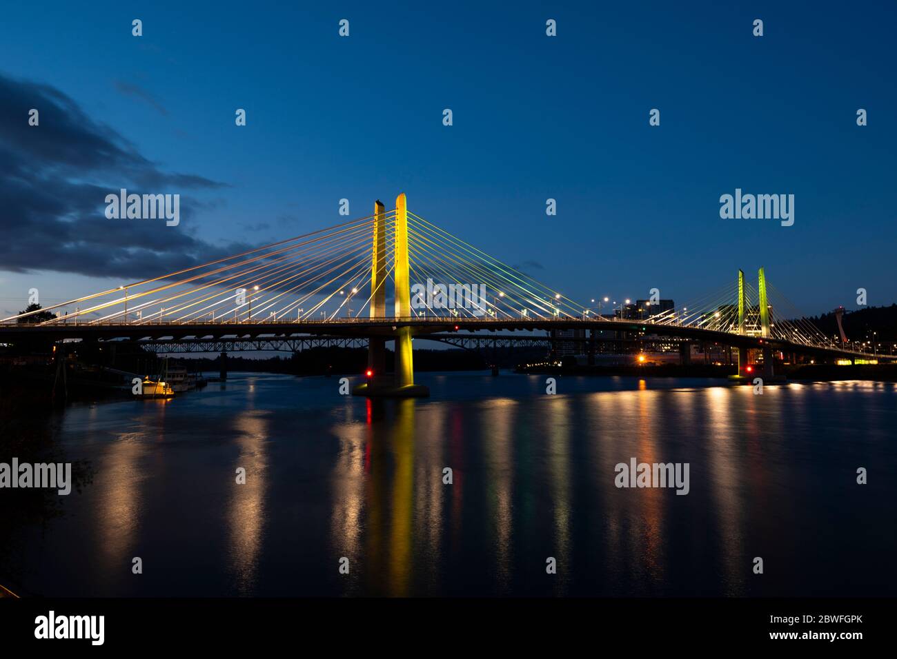 Portland tilikum bridge hi-res stock photography and images - Alamy