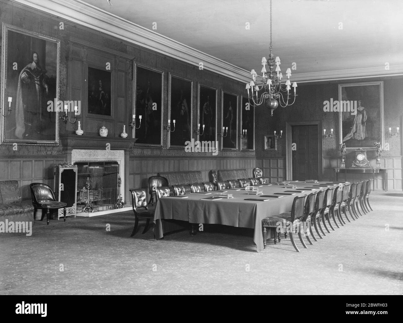 St james palace interior hi-res stock photography and images - Alamy