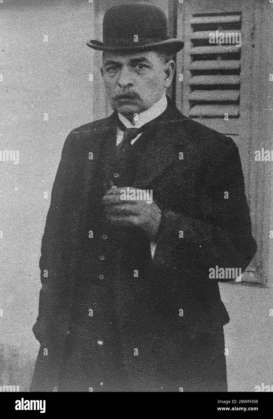 Another Greek Commander arrested . General Dousmanis , chief of the GHQ ...