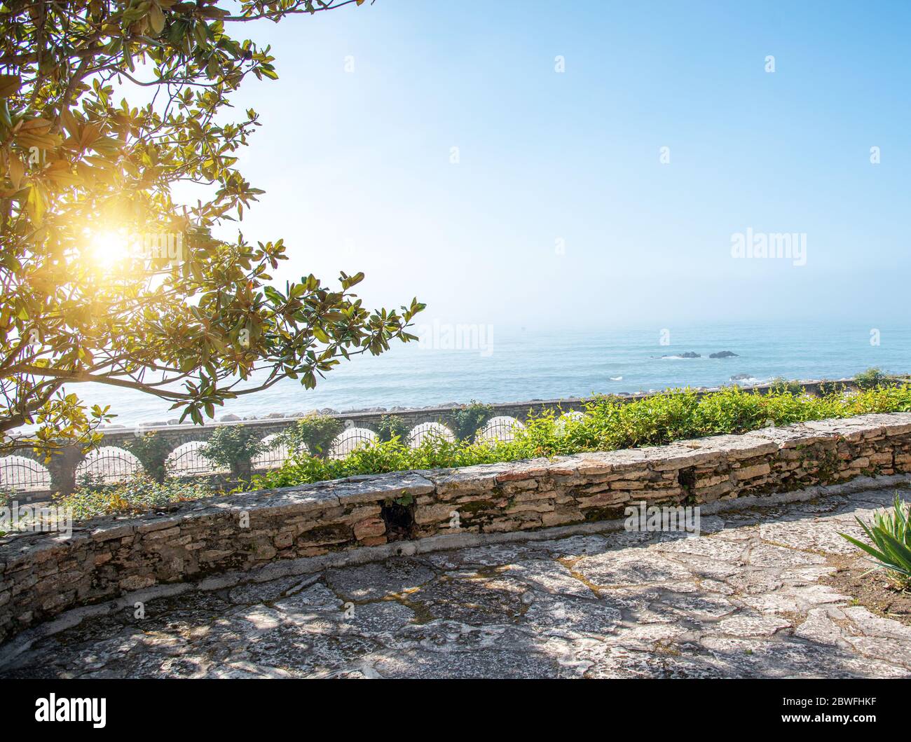 Stone embankment hi-res stock photography and images - Alamy