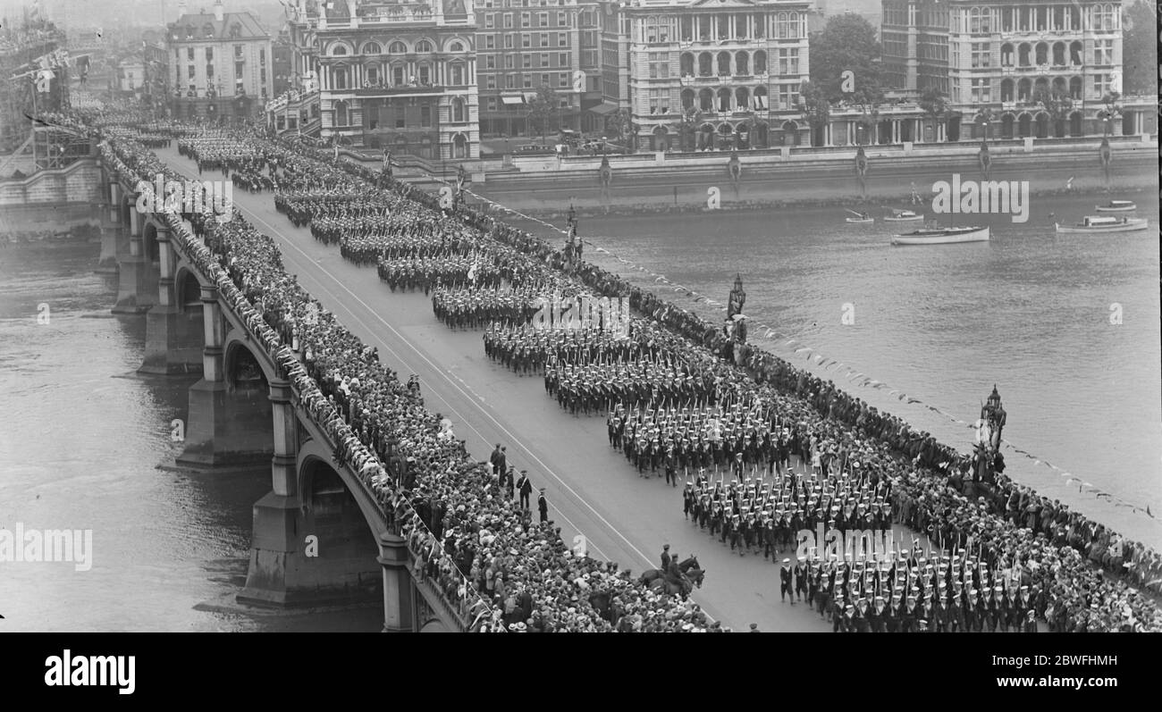 The Great Victory March . The Naval section crossing Westminster Bridge ...