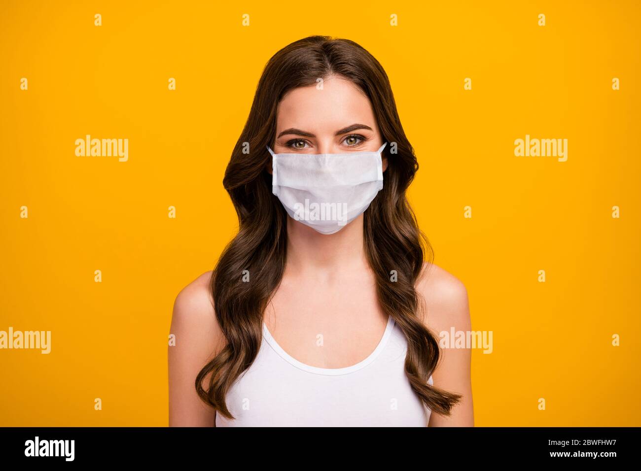 Close-up portrait of her she nice attractive healthy pretty wavy-haired ...