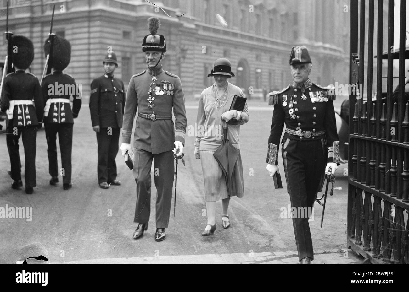 Investiture . Vice Air Marshal , Sir John Steel ( left ) , Lady Kiddle ...