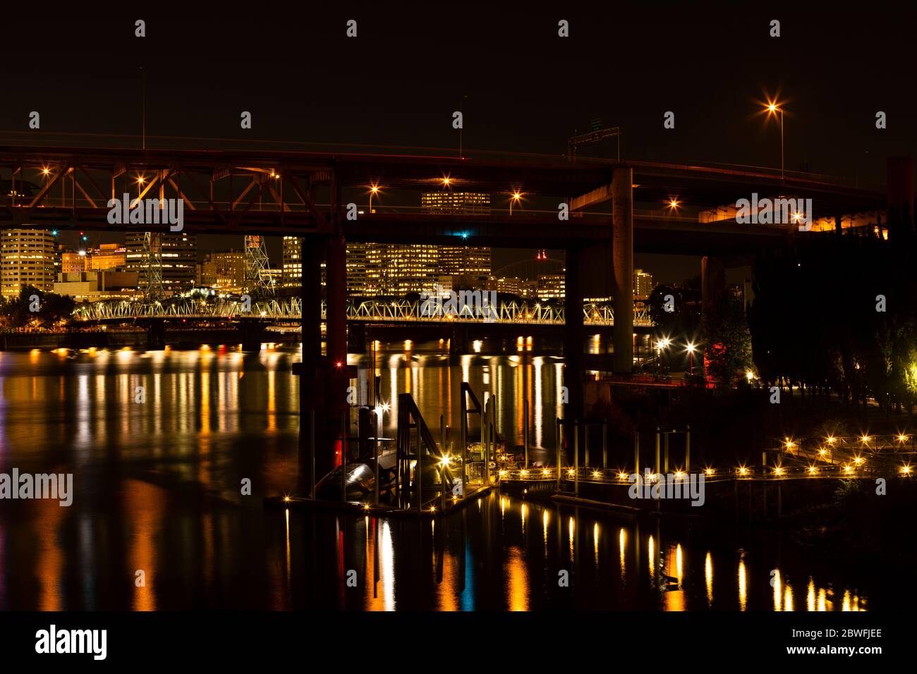 Marquam bridge hi-res stock photography and images - Alamy