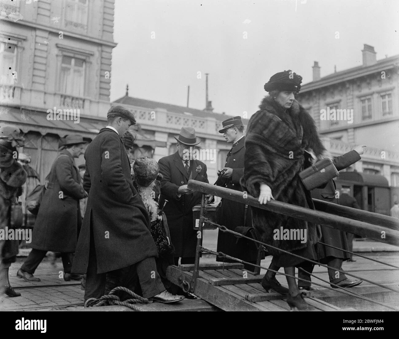 Society Return Town The Countess of Cranard who entertained Lord ...