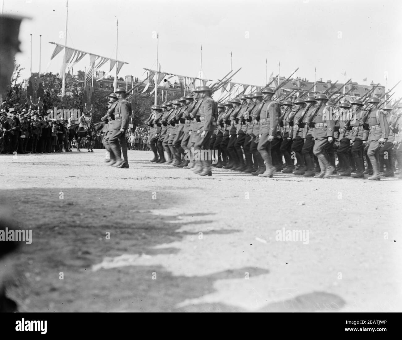 Paris Victory March American troops in the procession 14 July 1919 ...