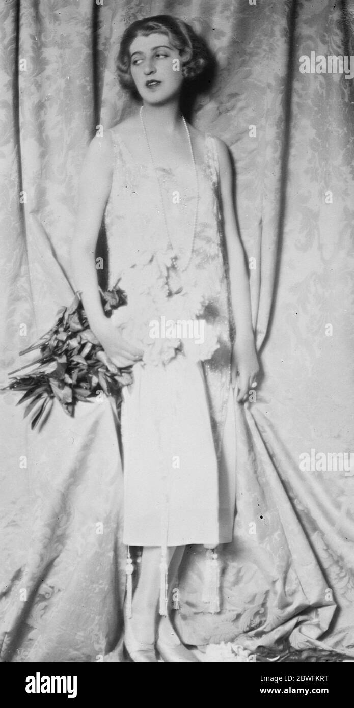 Leader of Deauville fashions . The Countess de Maigret , wearing a ...