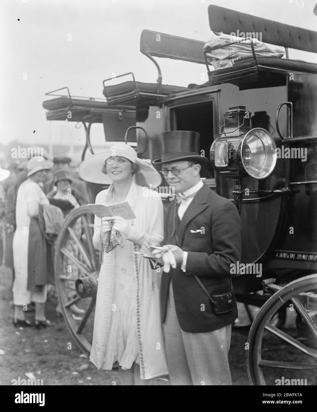 Ascot . Mr Leslie Henson and Miss Heather Thatcher . 17 June 1925 Stock ...