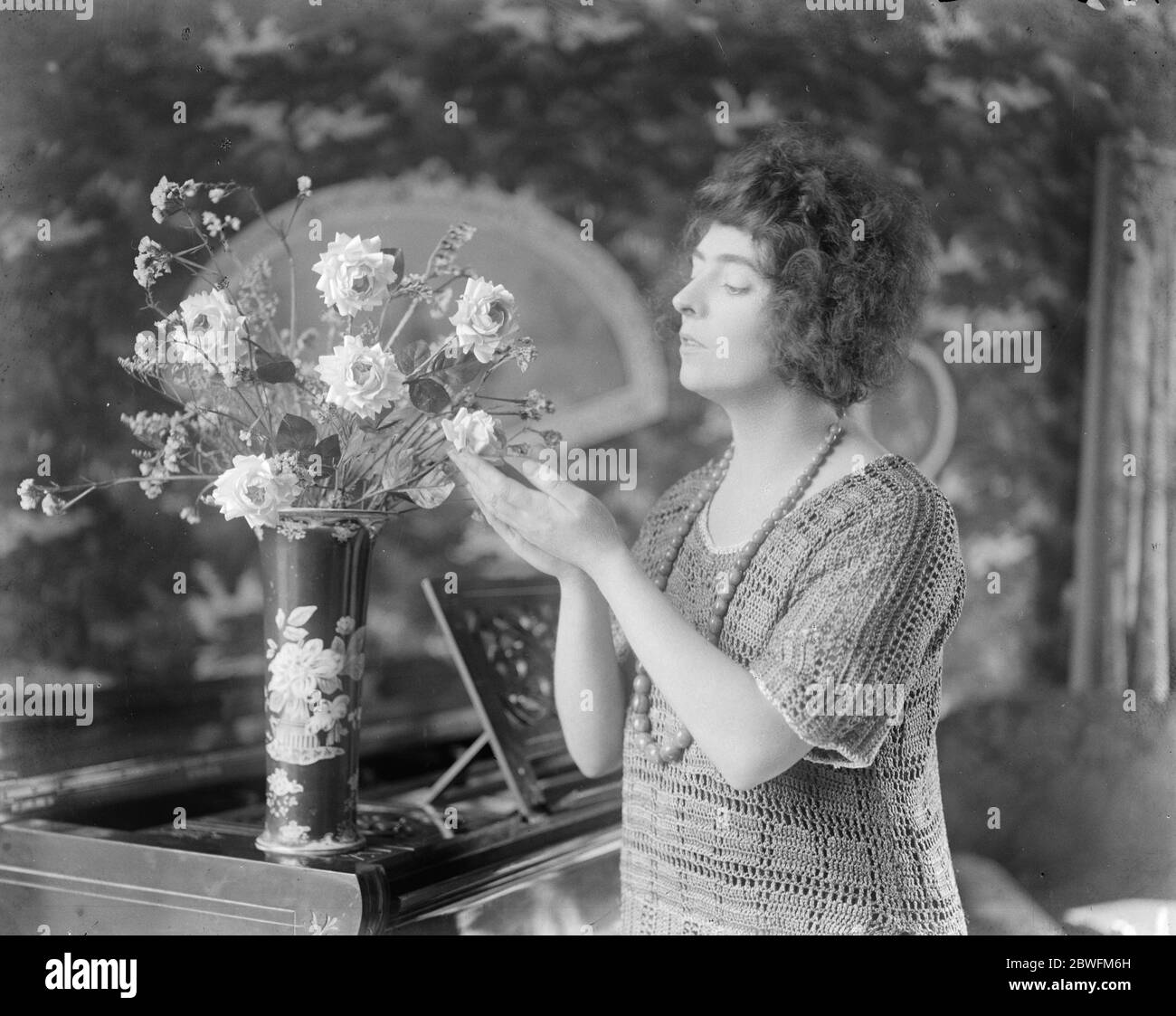 Peer 's stage romance . Lord Lyveden , the actor peer , is engaged to ...
