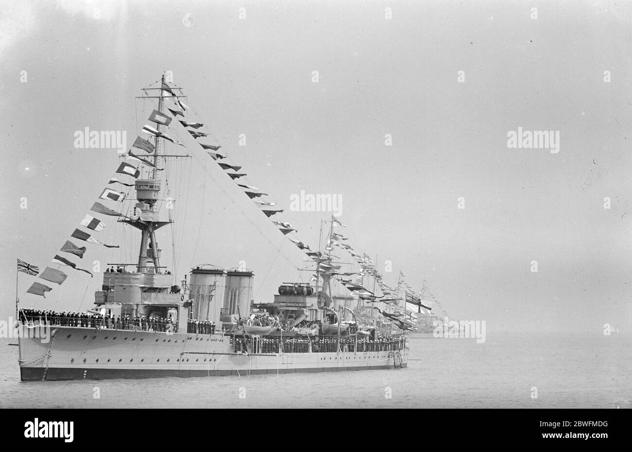 Spithead naval review hi-res stock photography and images - Alamy