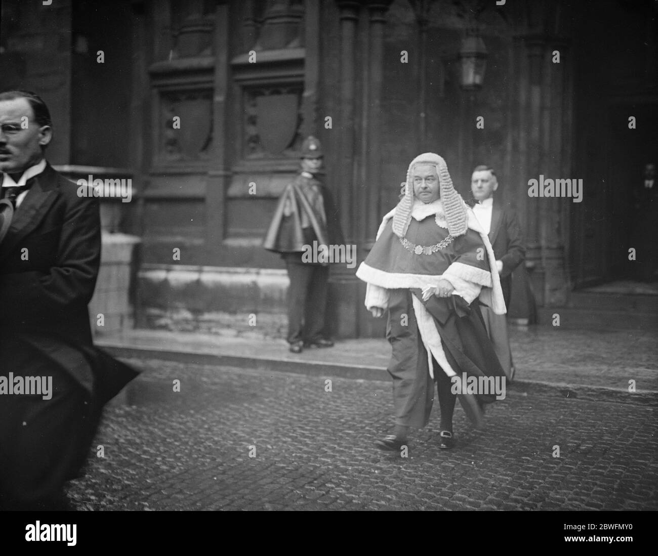 Judges at the abbey . Lord Hewart , the Lord Chief Justice , with his ...