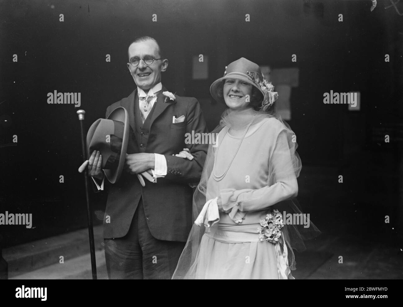 Mary waring hi-res stock photography and images - Alamy