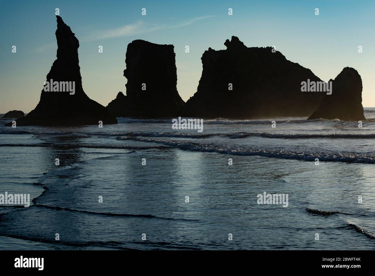 Beach rock and beach wave hi-res stock photography and images - Alamy