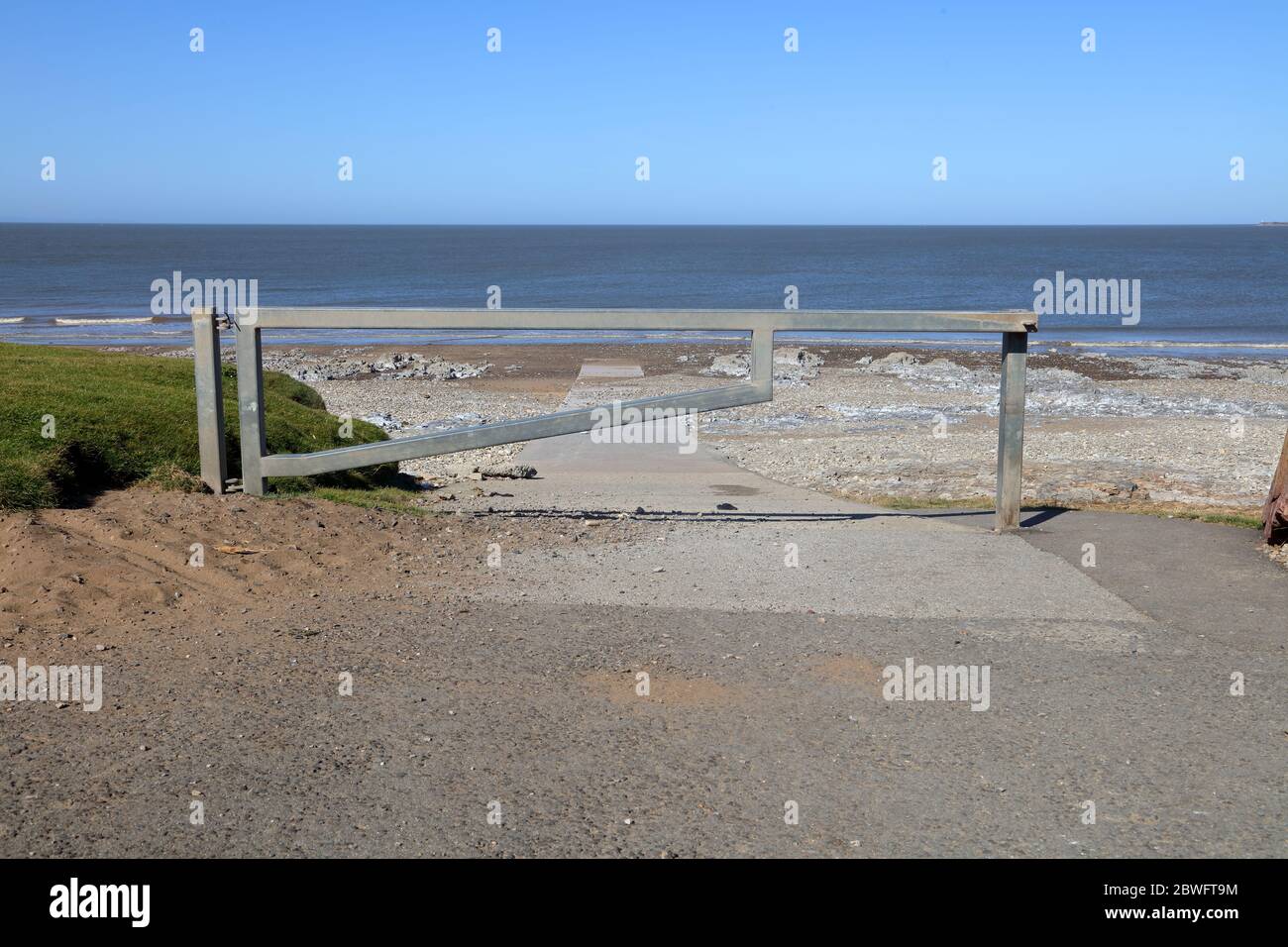 Concrete ramp walkway hi-res stock photography and images - Alamy