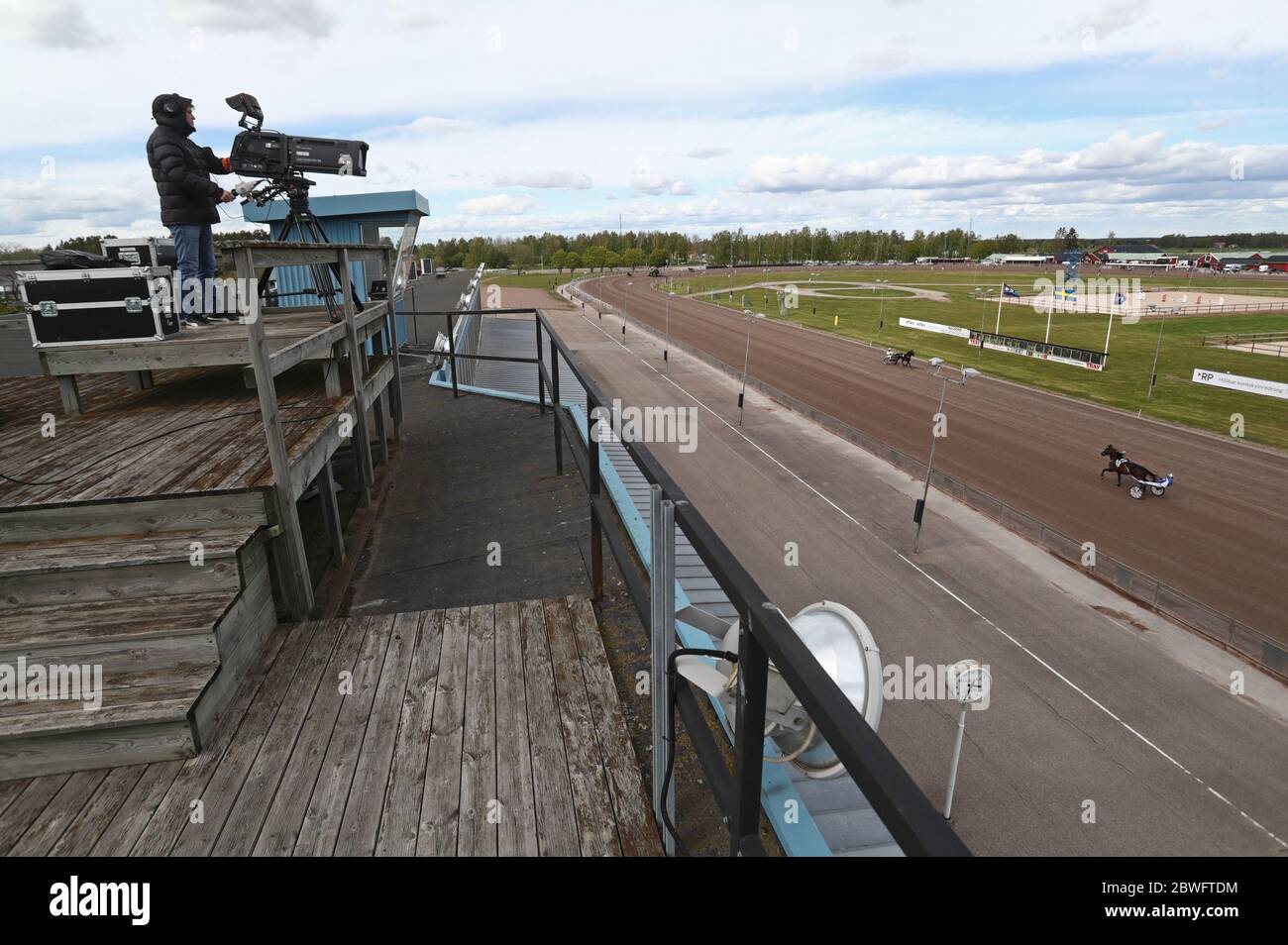 Mantorp, Sweden 20200516 Trotting race V75 on an empty Mantorp ...