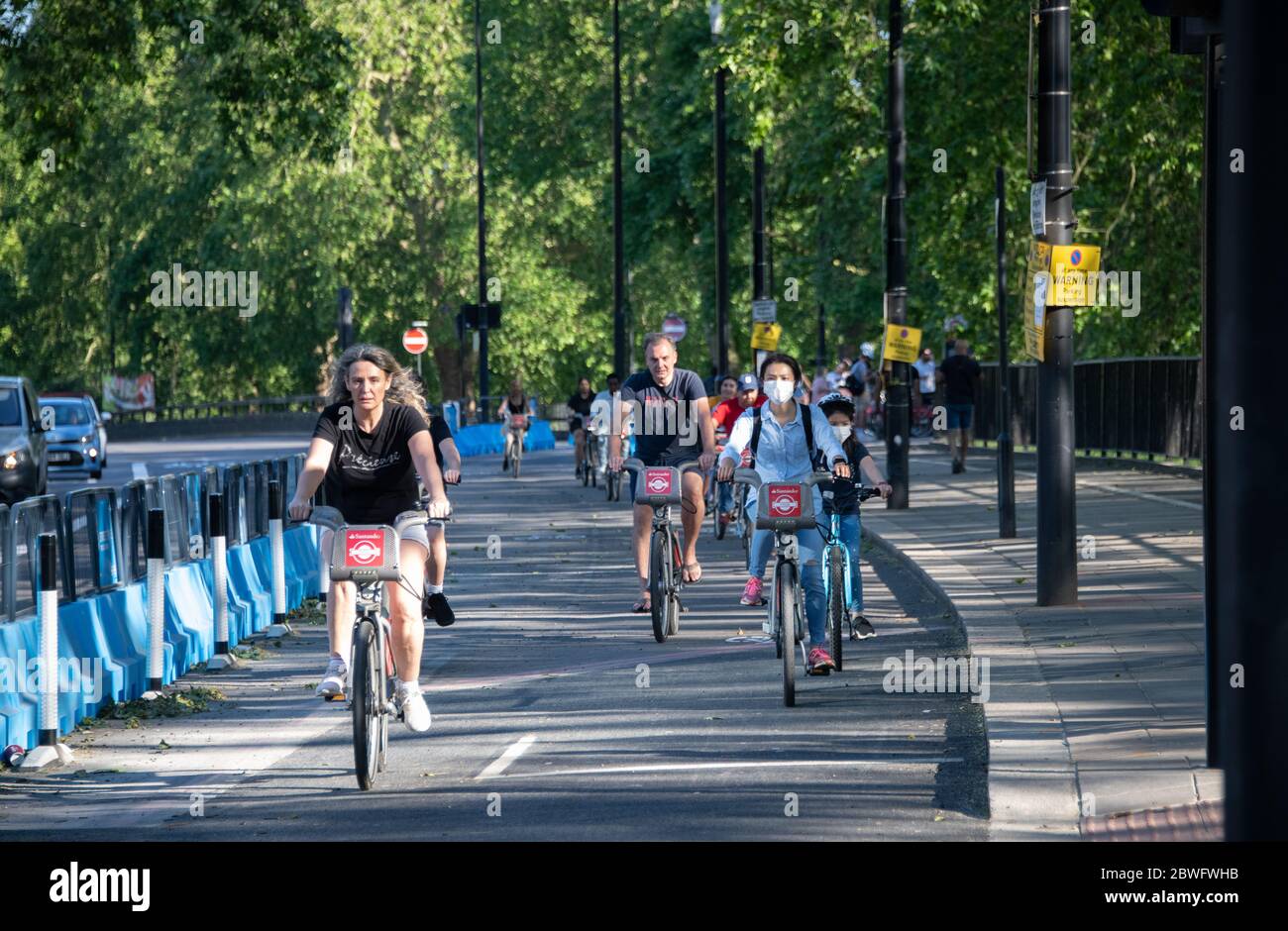 Streetspace for London, Park Lane, London W1. Cyclists use new expanded ...