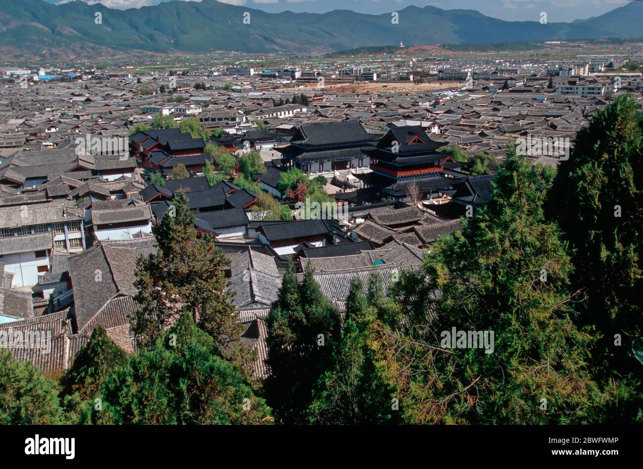 HOUSE OF MU FAMILY (WITH BLACK ROOFS), LIJIANG, ANCIENT CAPITAL OF NAXI ...