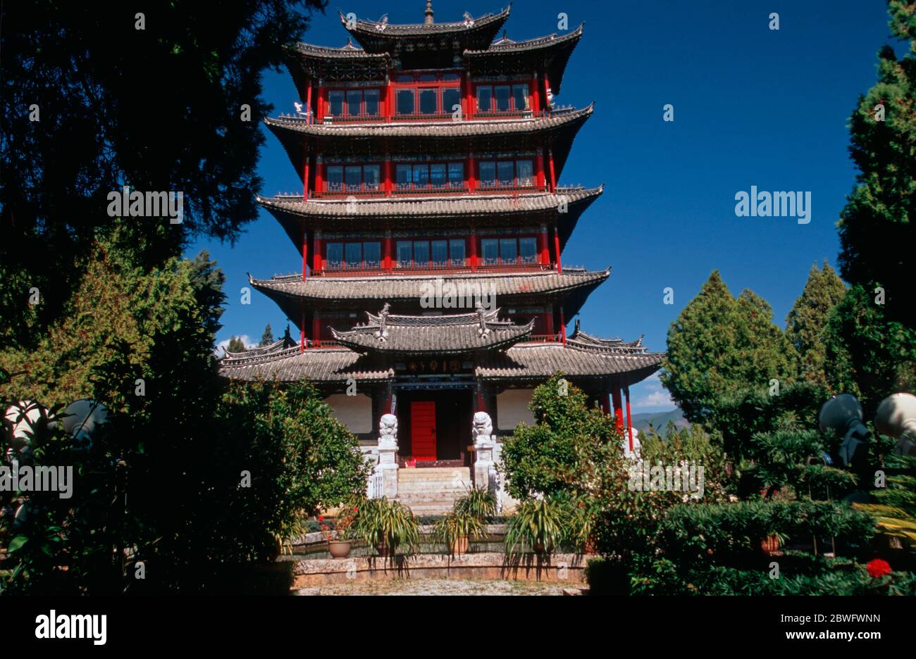 WANGU LOU PAGODA, LIJIANG, ANCIENT CAPITAL OF NAXI KINGDOM, YUNNAN ...