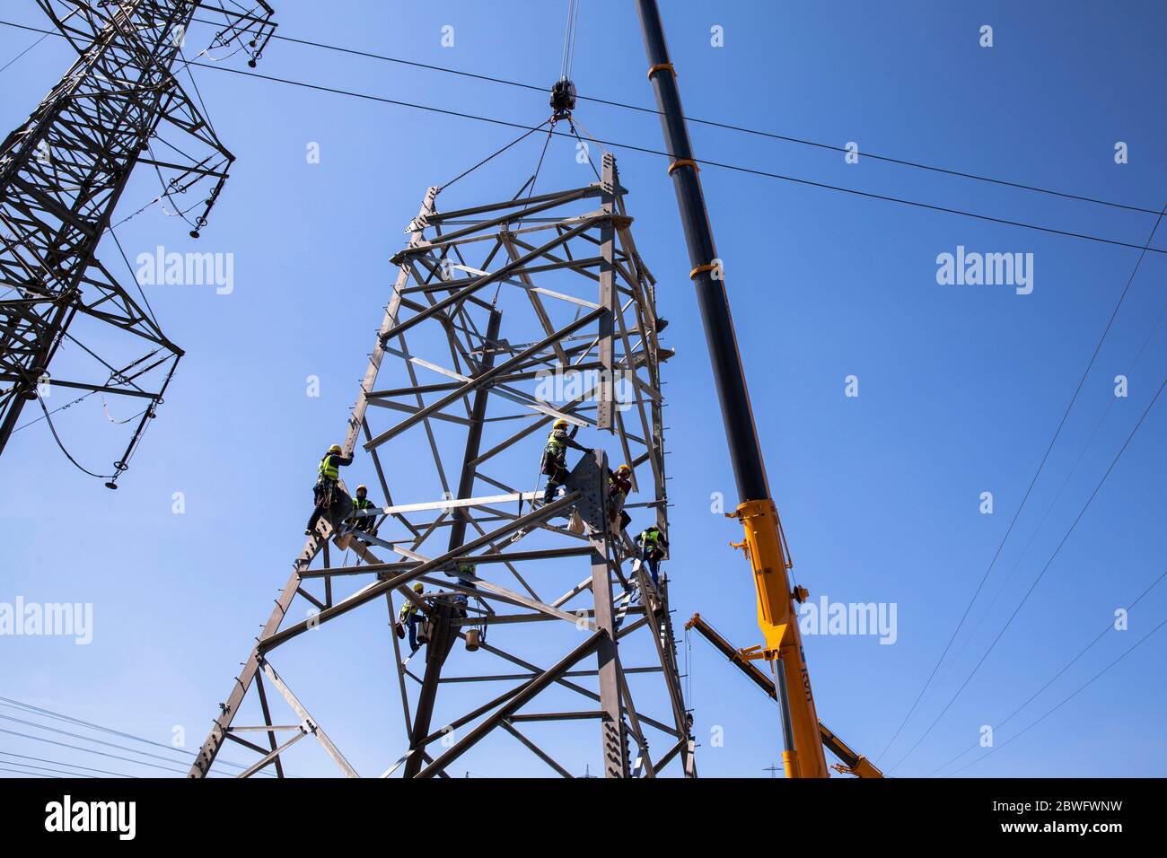 erection of high voltage pylons in Herdecke, here the network operator ...