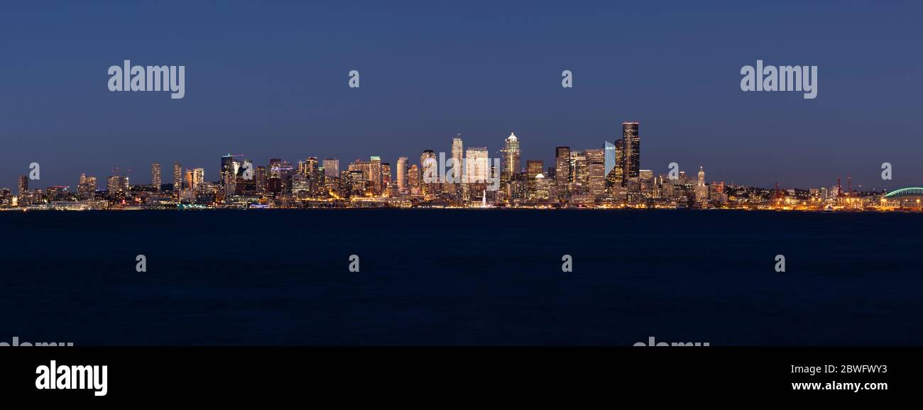Illuminated waterfront city skyline at night, Seattle, Washington, USA ...