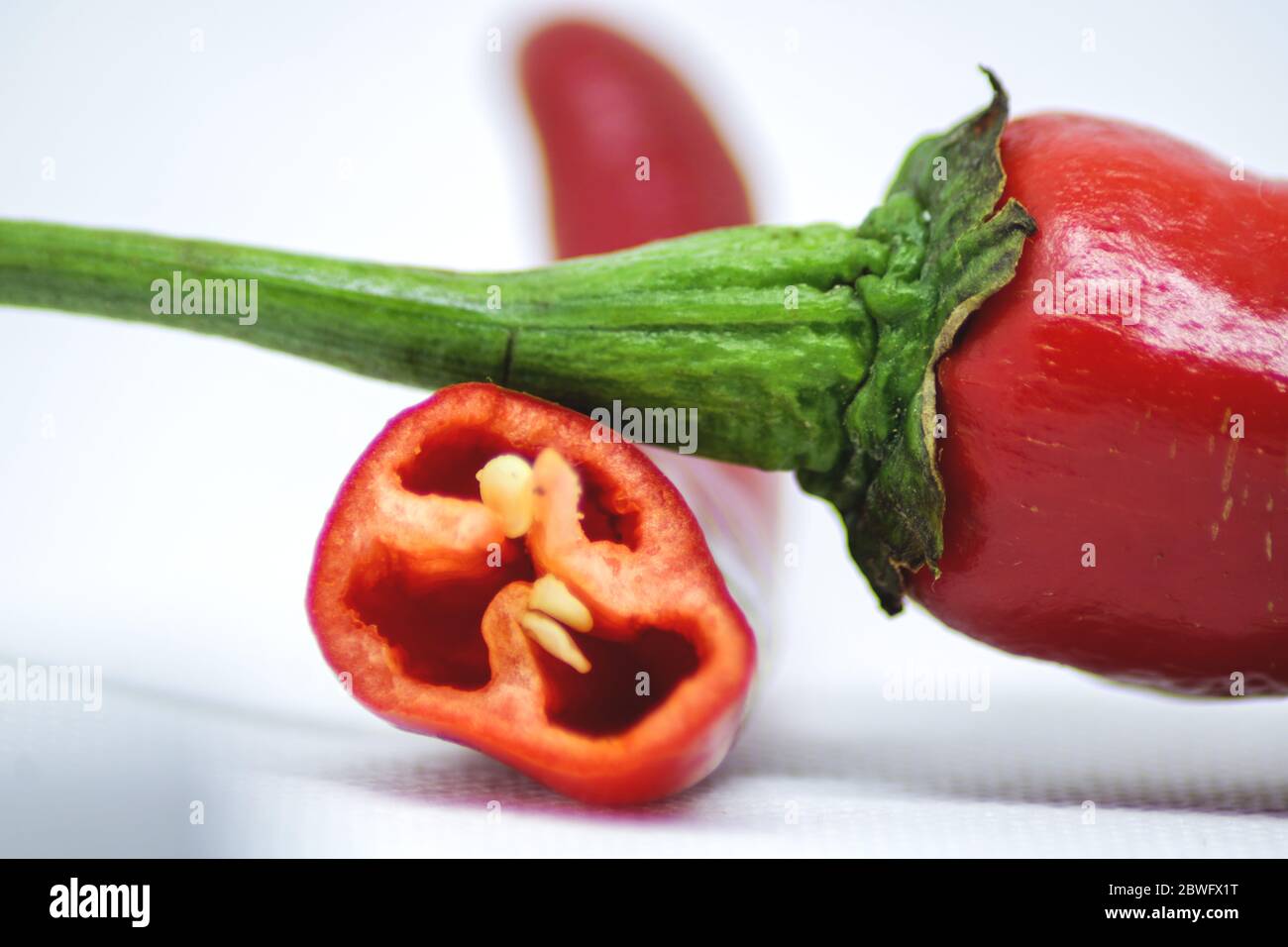 Sliced red chillies hi-res stock photography and images - Alamy