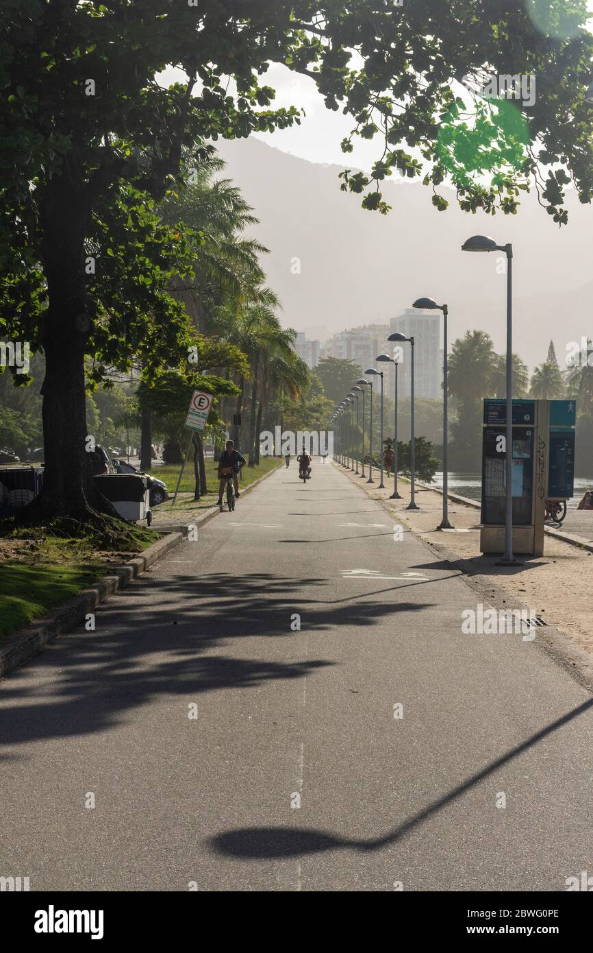 Rodrigo de freitas lagoon cycling hi-res stock photography and images ...