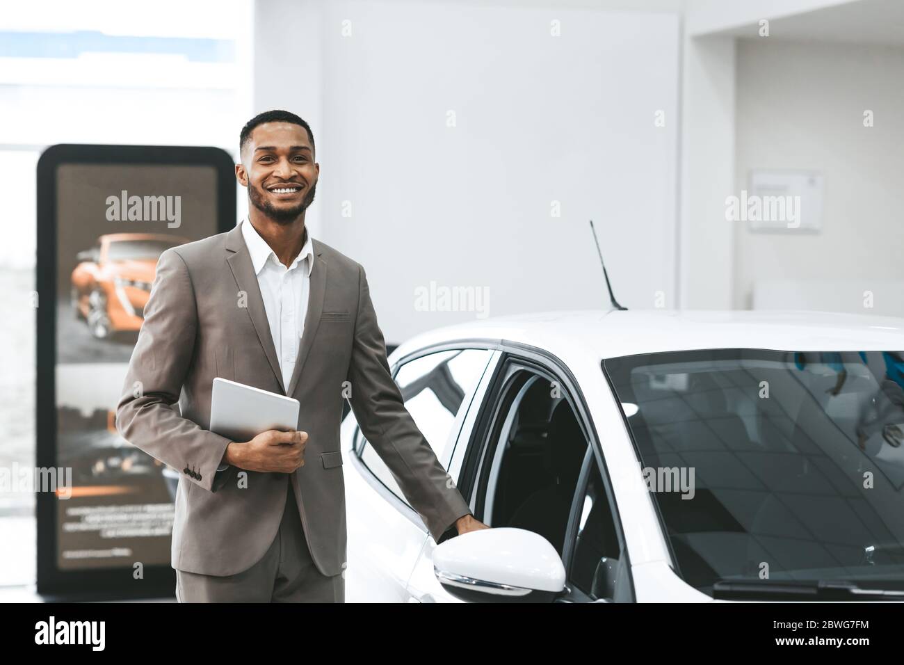 Automobile standing hi-res stock photography and images - Alamy