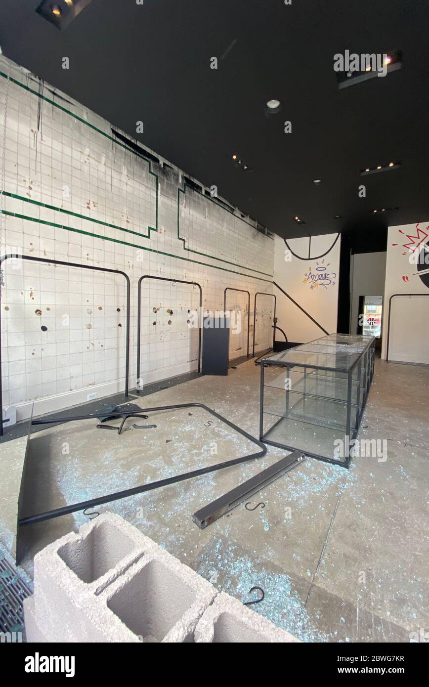 Ne York, NY, USA. 1st June, 2020. View of Zadig & Voltaire MenÕs Store ...