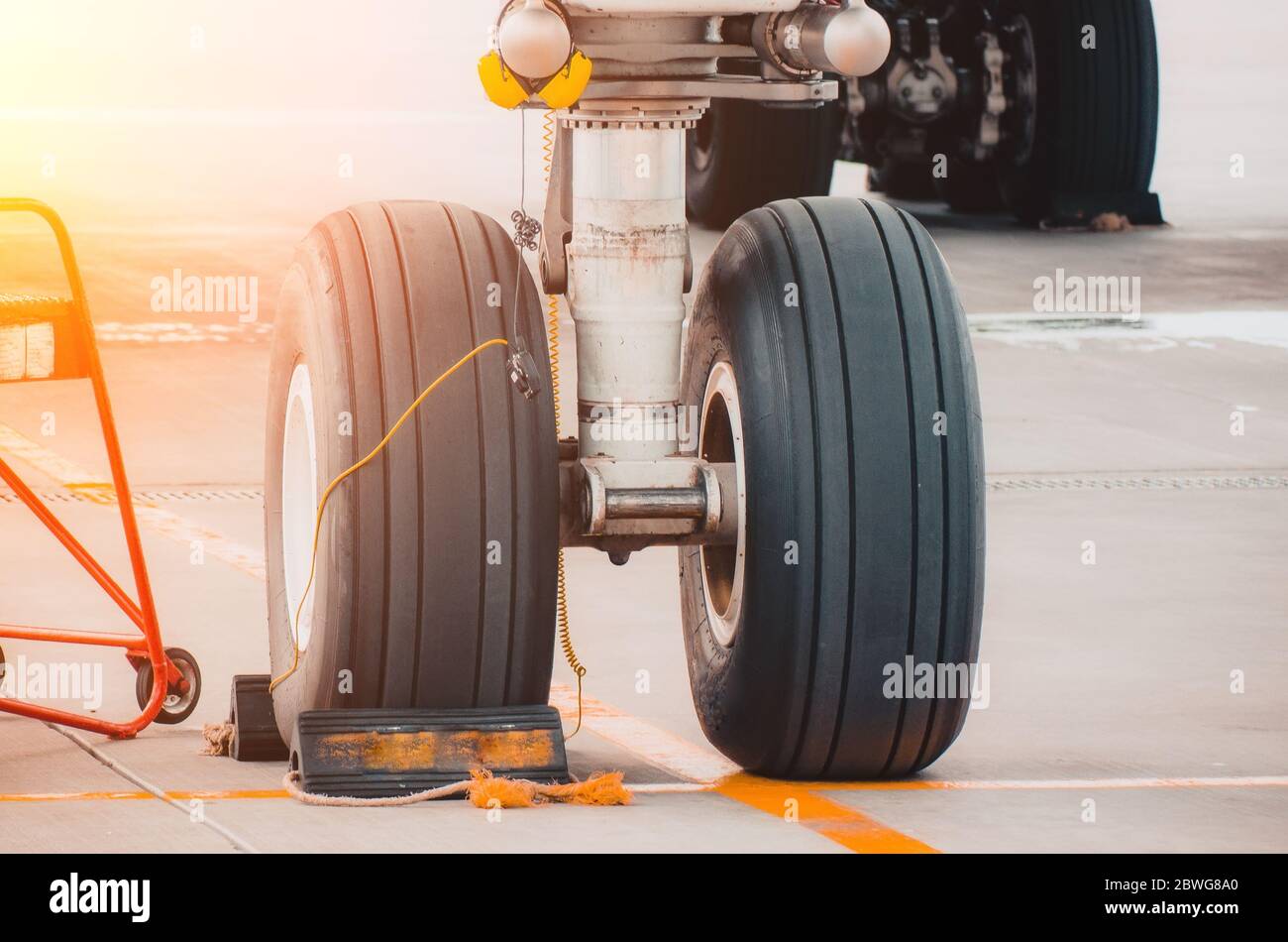 Landing gear flying closeup hi-res stock photography and images - Alamy