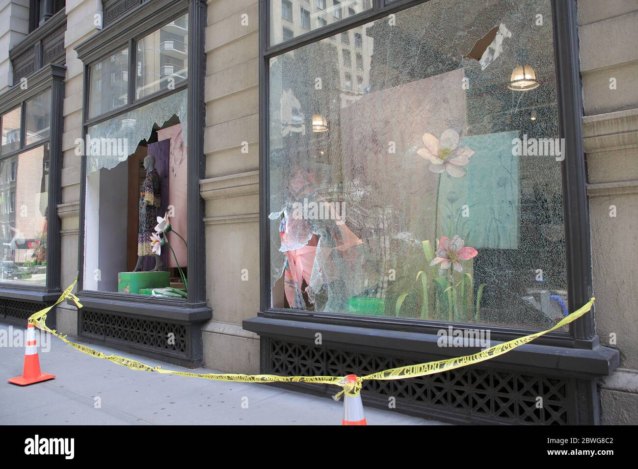 Smashed Storefronts High Resolution Stock Photography and Images - Alamy