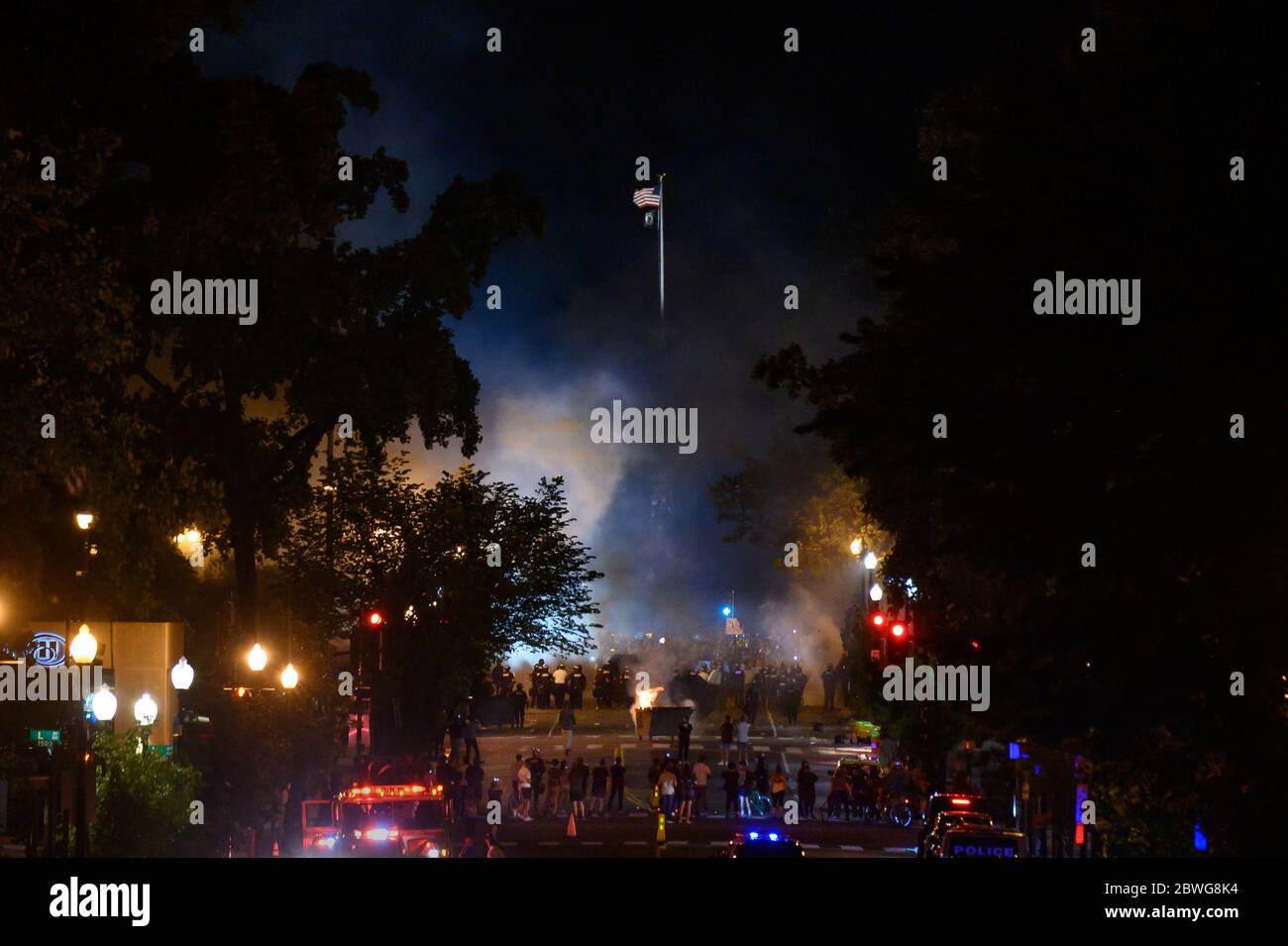 Dumpster fire hi-res stock photography and images - Alamy