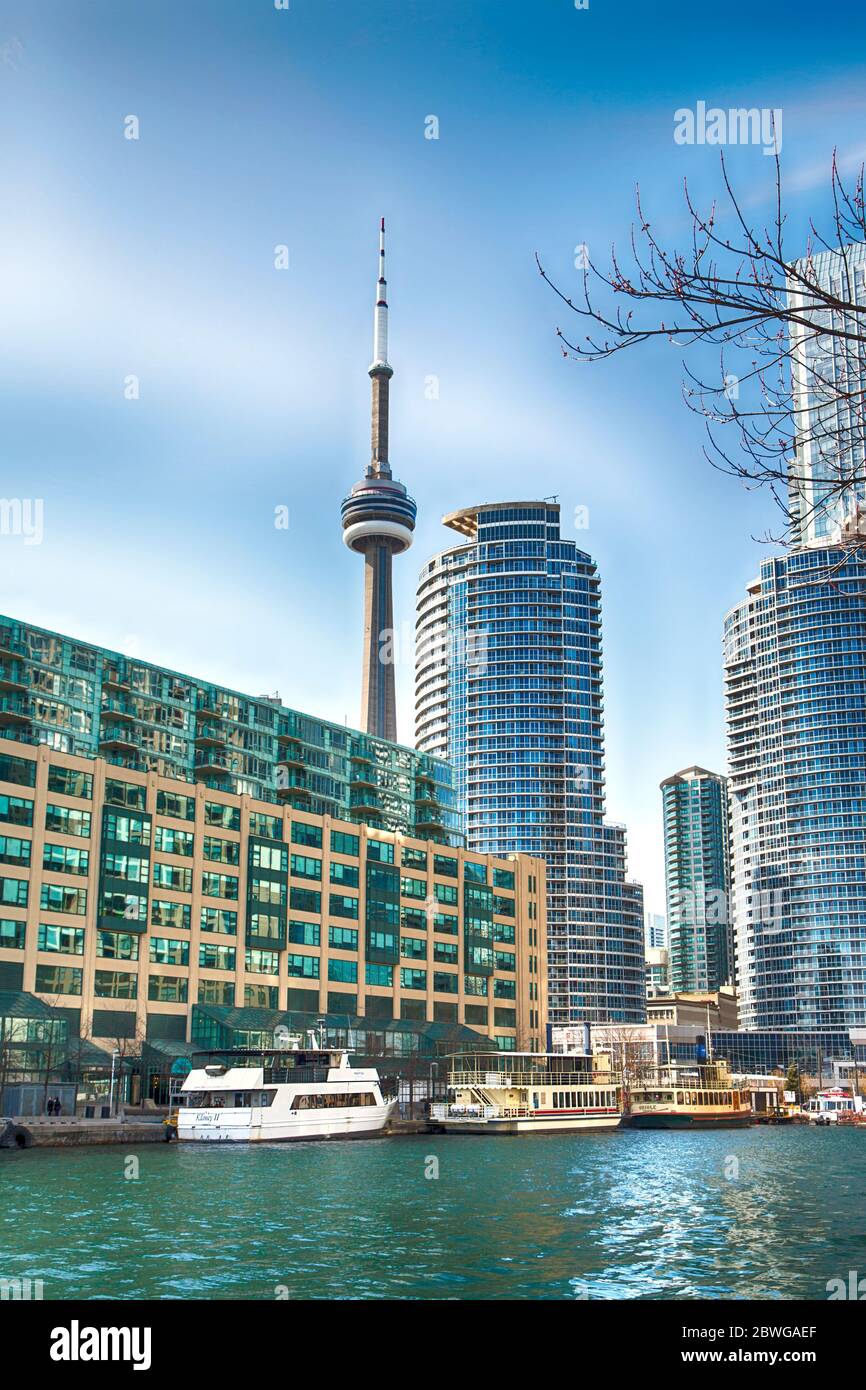 Cn tower toronto 2020 hi-res stock photography and images - Alamy