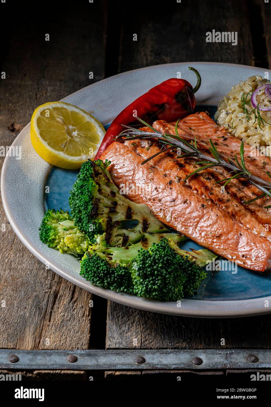 Grilled salmon broccoli hi-res stock photography and images - Alamy