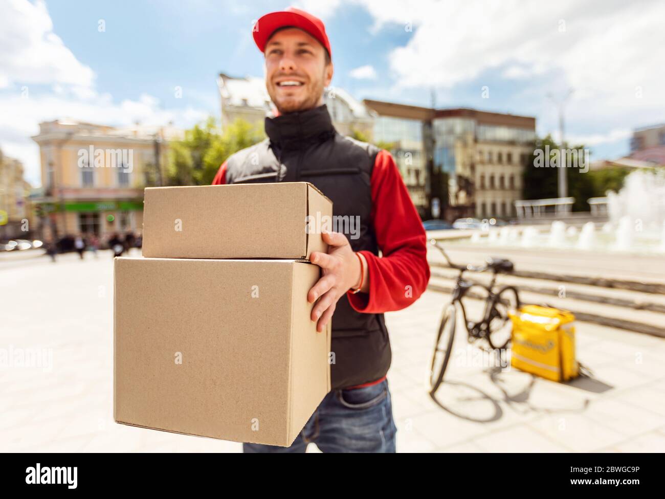 Boxes of food at restaurant hi-res stock photography and images - Alamy