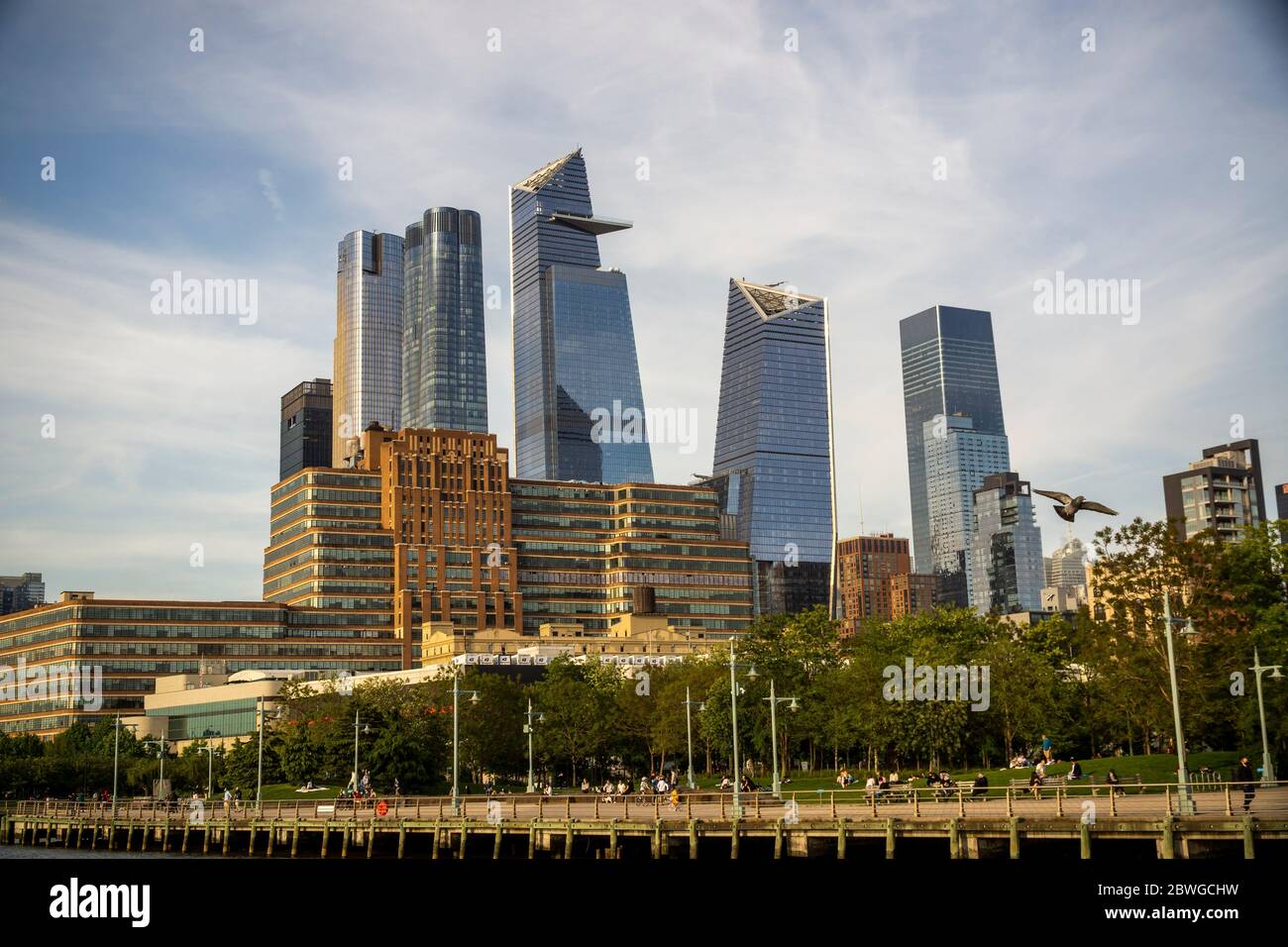 The Hudson Yards complex and the Starrett-Lehigh Building in New York ...