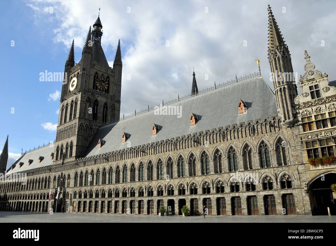 Ypres Cloth Hall, Lakenhal, Lakenhalle, Ypres, Ypern, Ieper, West ...