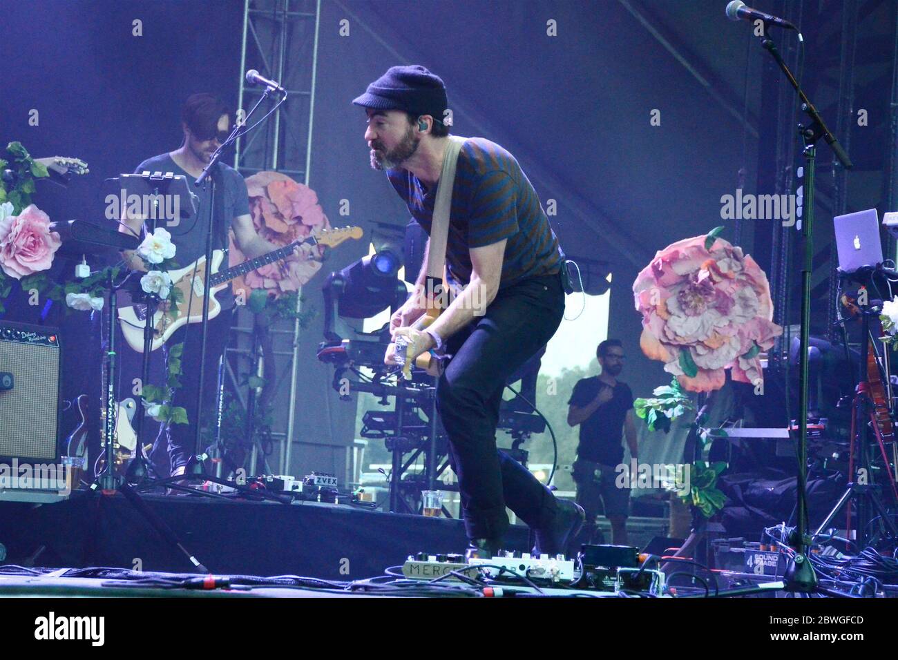 James mercer the shins 2017 hi-res stock photography and images - Alamy