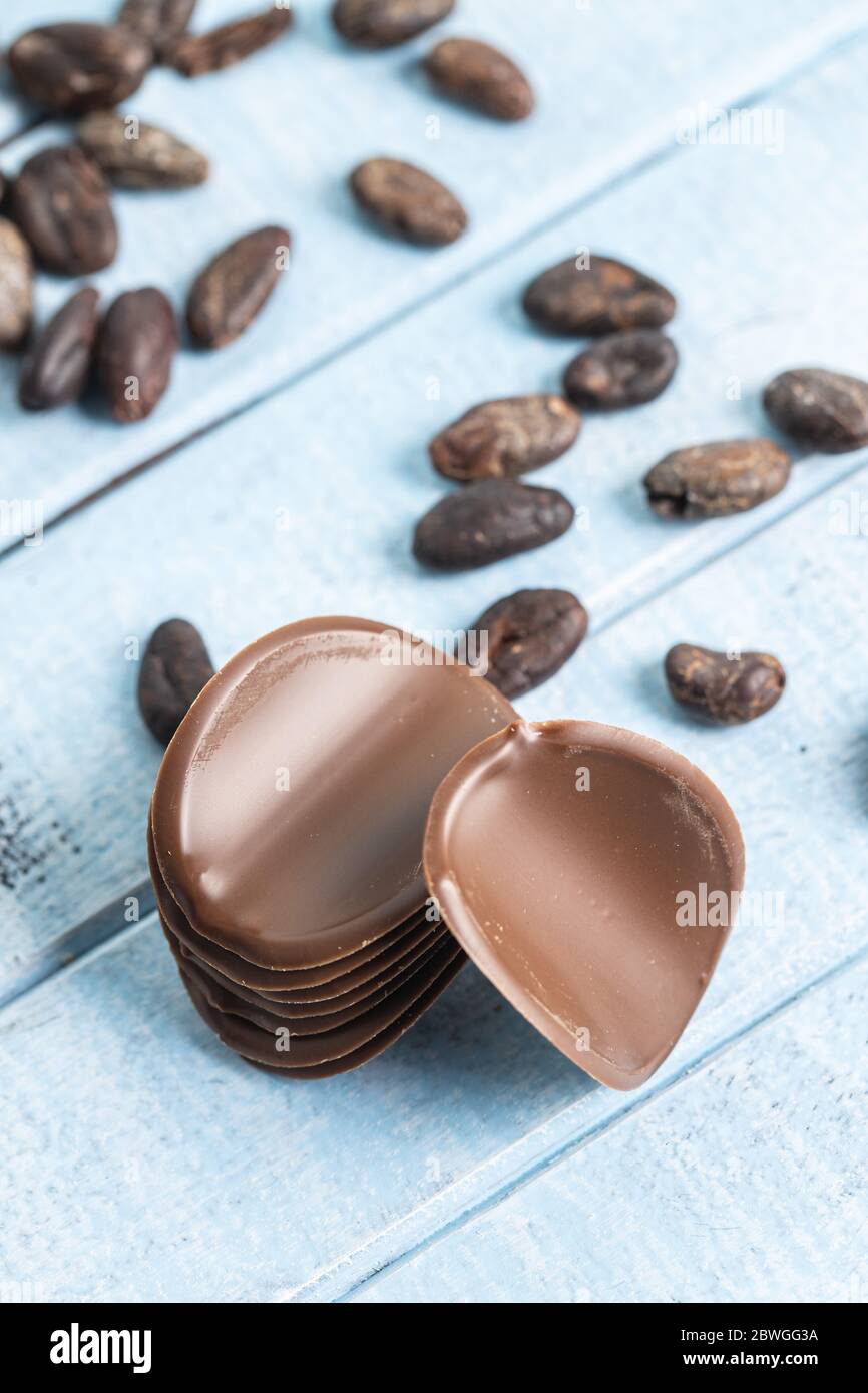 Dark chocolate beans hi-res stock photography and images - Alamy