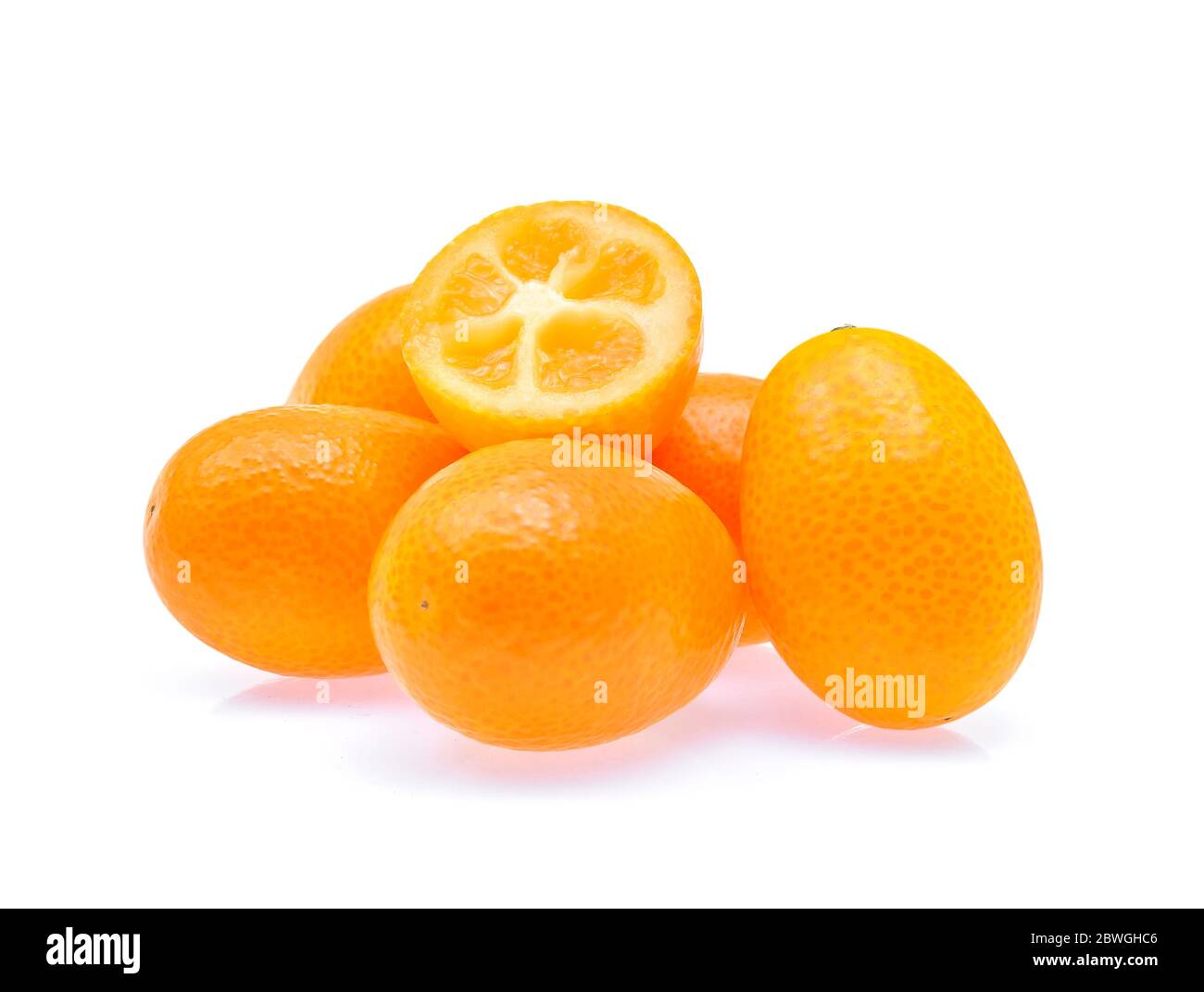 kumquat,cumquat fruit isolated on white background Stock Photo - Alamy