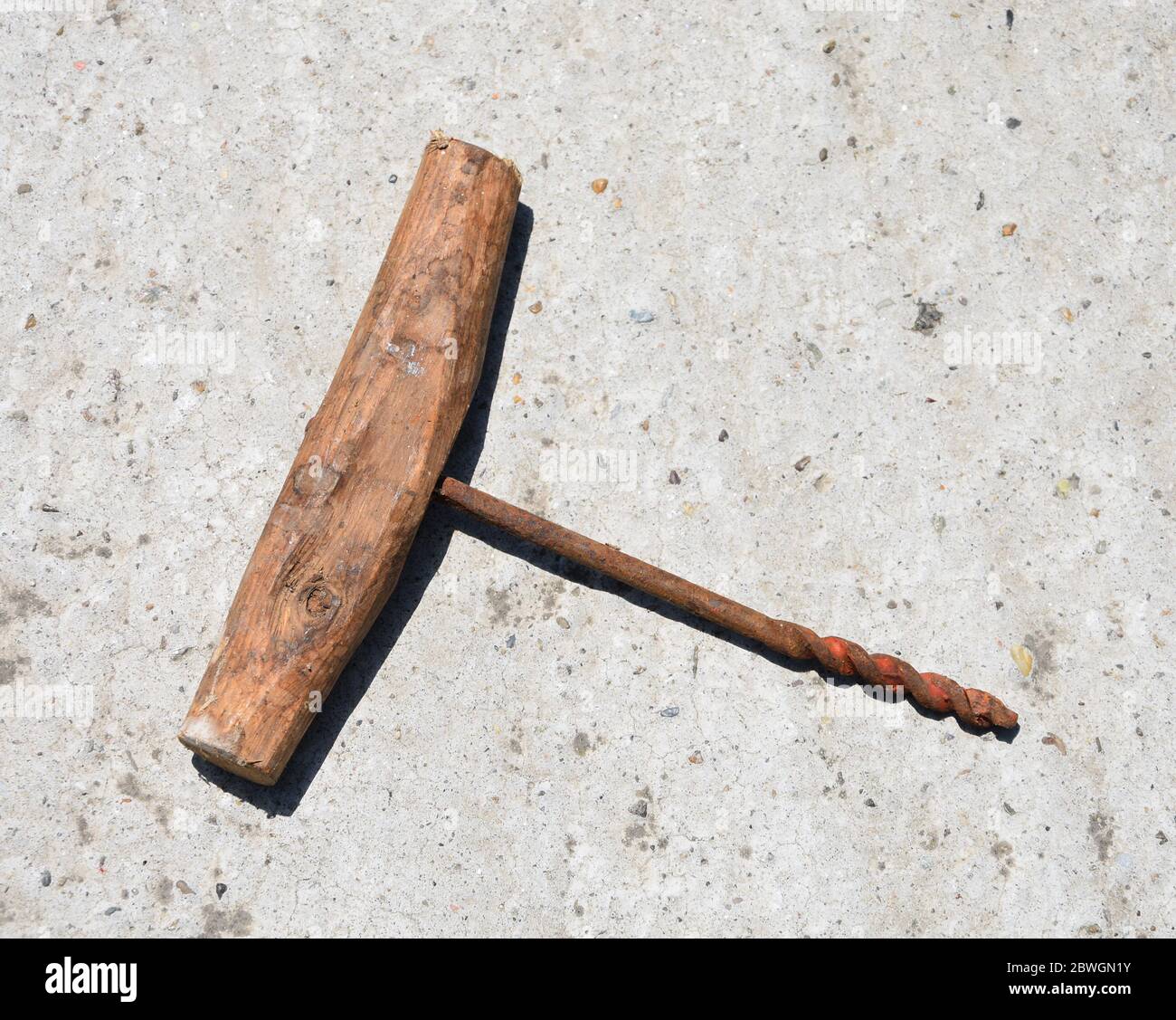 Vintage old rusty hand drill used for drilling Stock Photo - Alamy