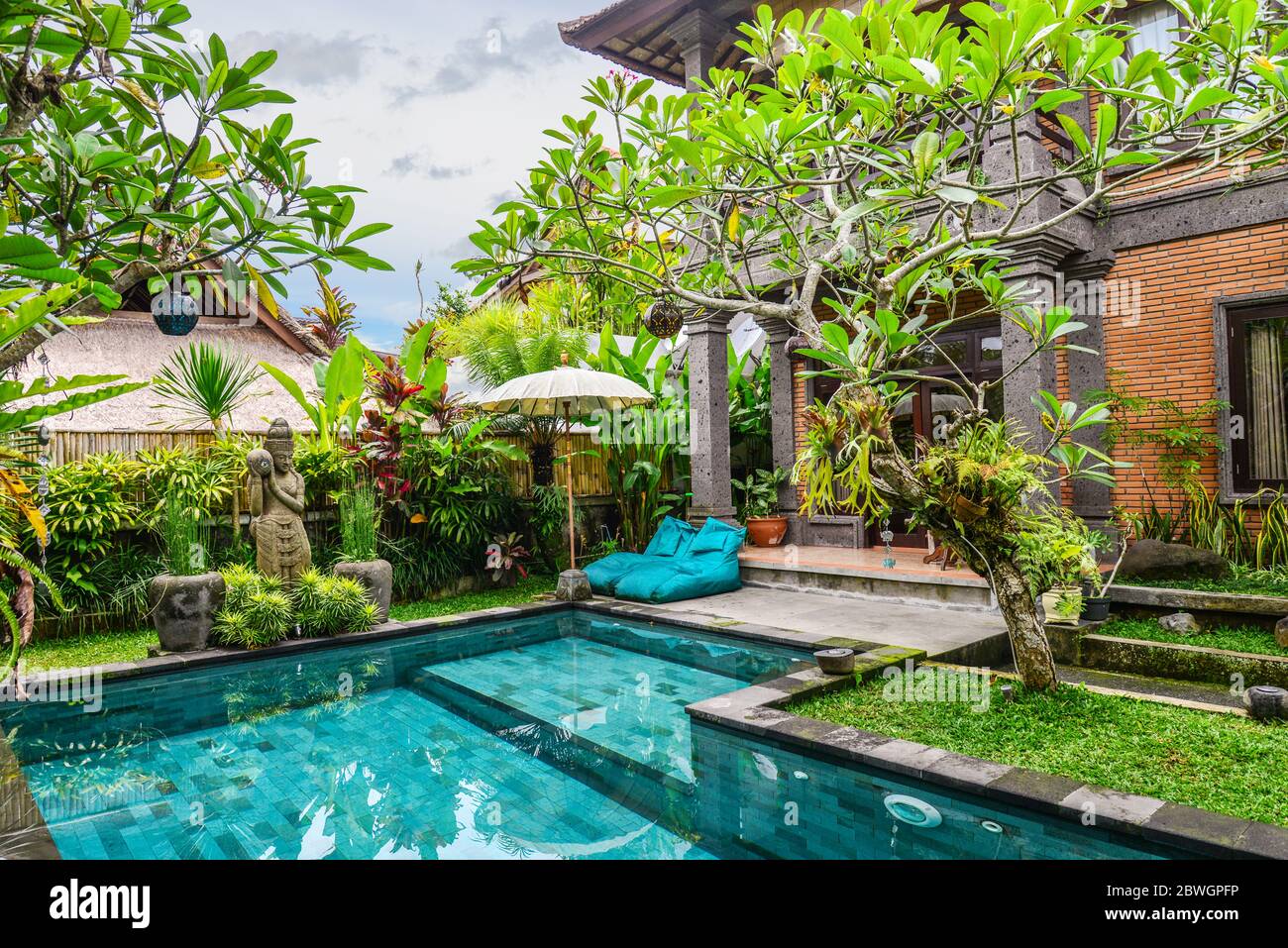 Swimming pool back of house hi-res stock photography and images - Alamy