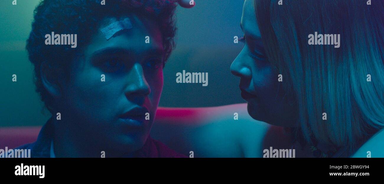 BEYOND THE MOUNTAIN, (aka DETRAS DE LA MONTANA), left: Benny Emmanuel ...