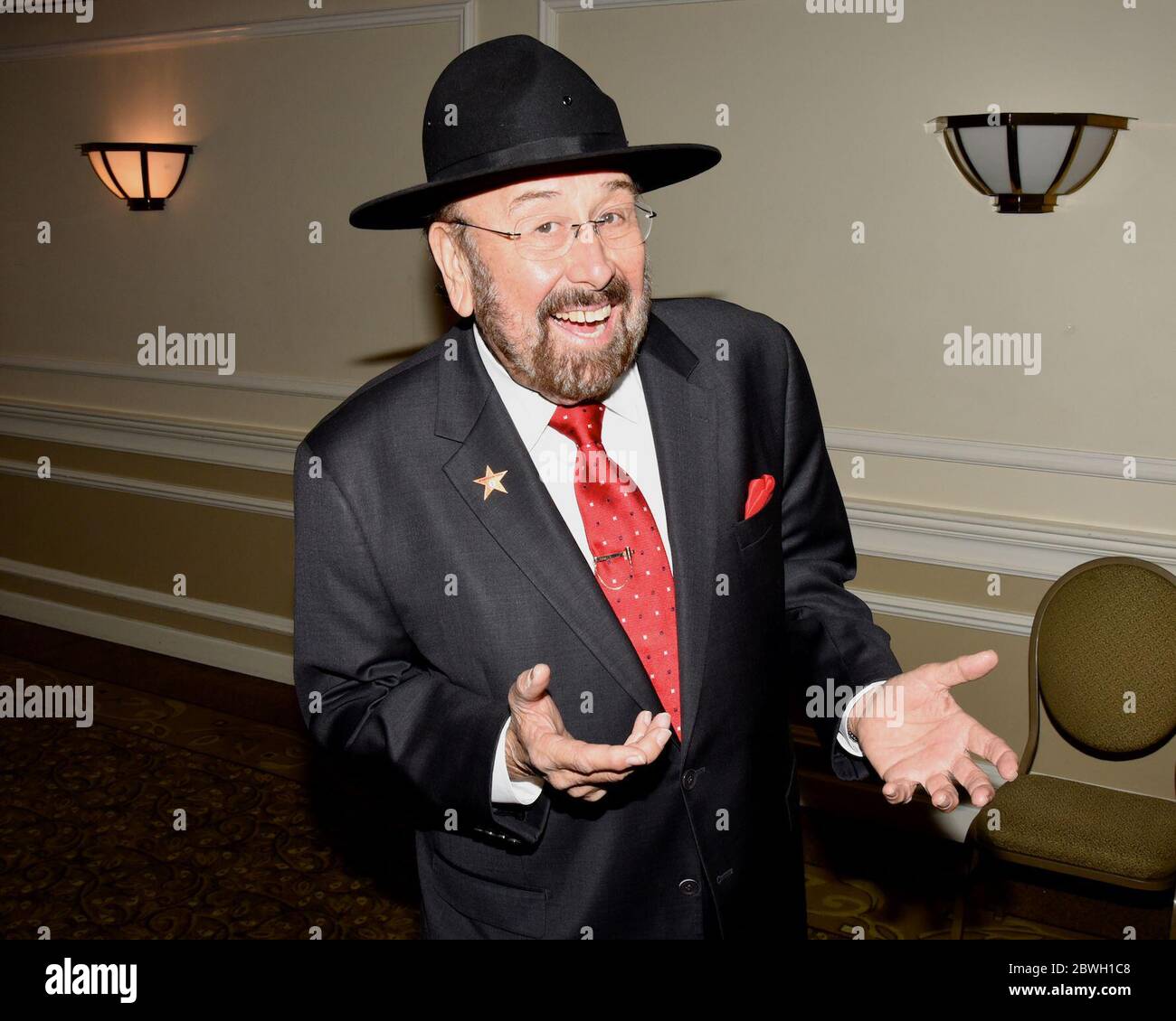 Shotgun tom hi-res stock photography and images - Alamy