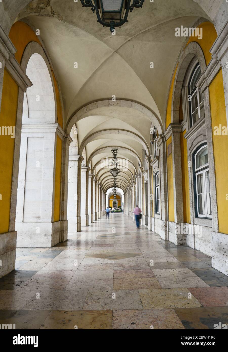 Inside arch hi-res stock photography and images - Alamy