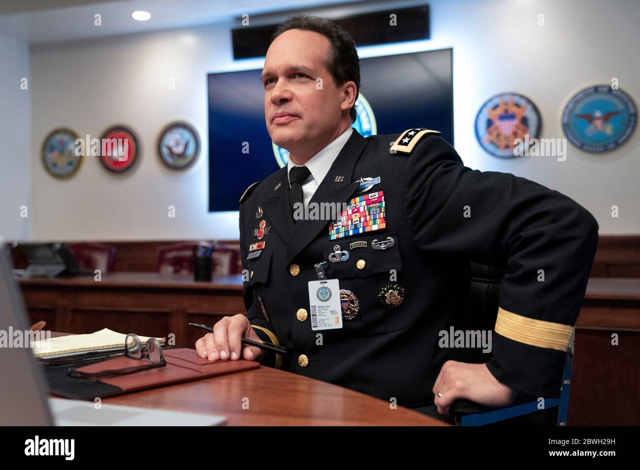 SPACE FORCE, Diedrich Bader, (Season 1, ep. 101, aired May 29, 2020 ...