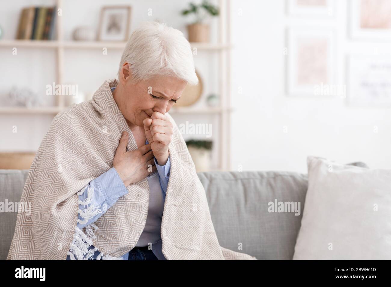 Elderly cold blanket hi-res stock photography and images - Alamy